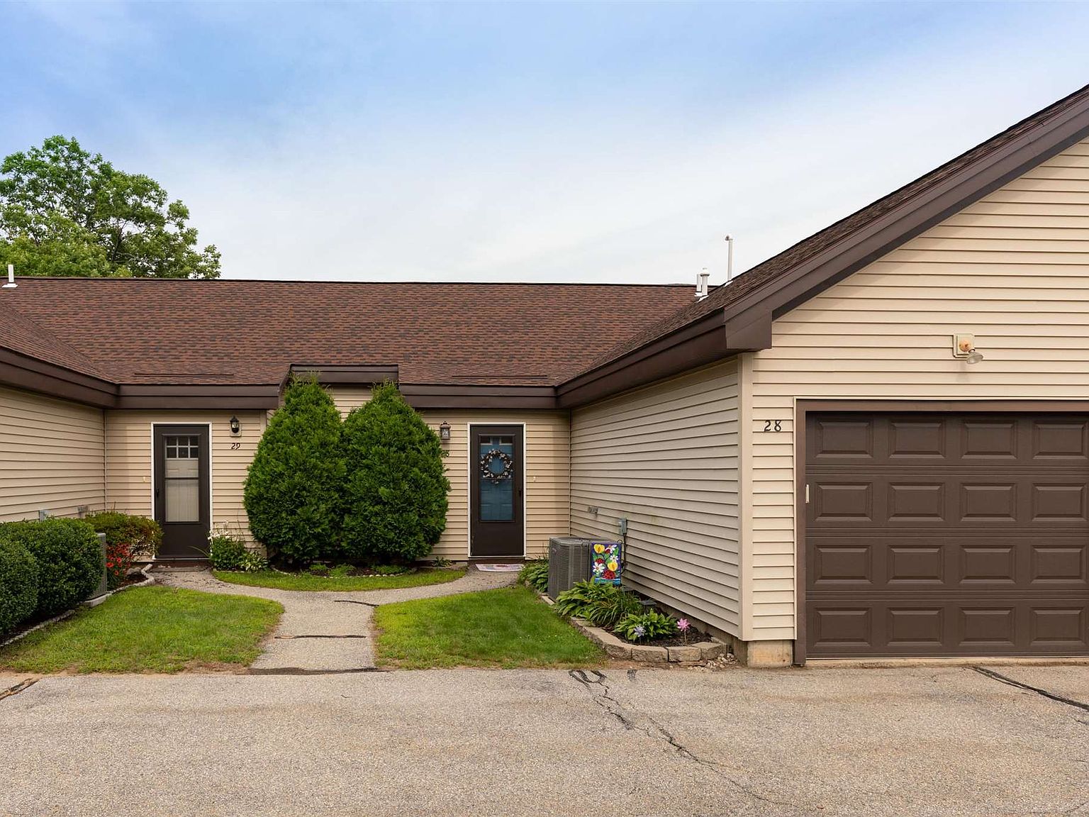 28 Dustin Homestead, Rochester, NH 03867 | Zillow