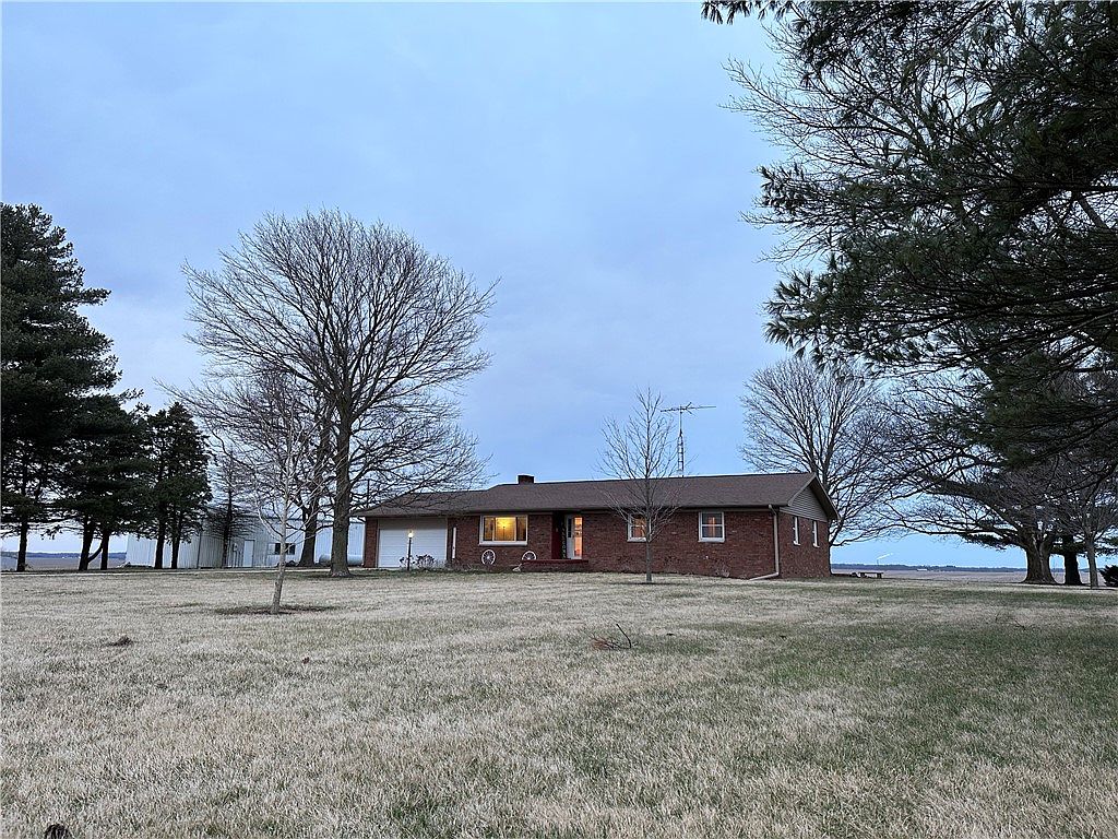 2371 N 1860 East Rd, Ridge Farm, IL 61870 | Zillow