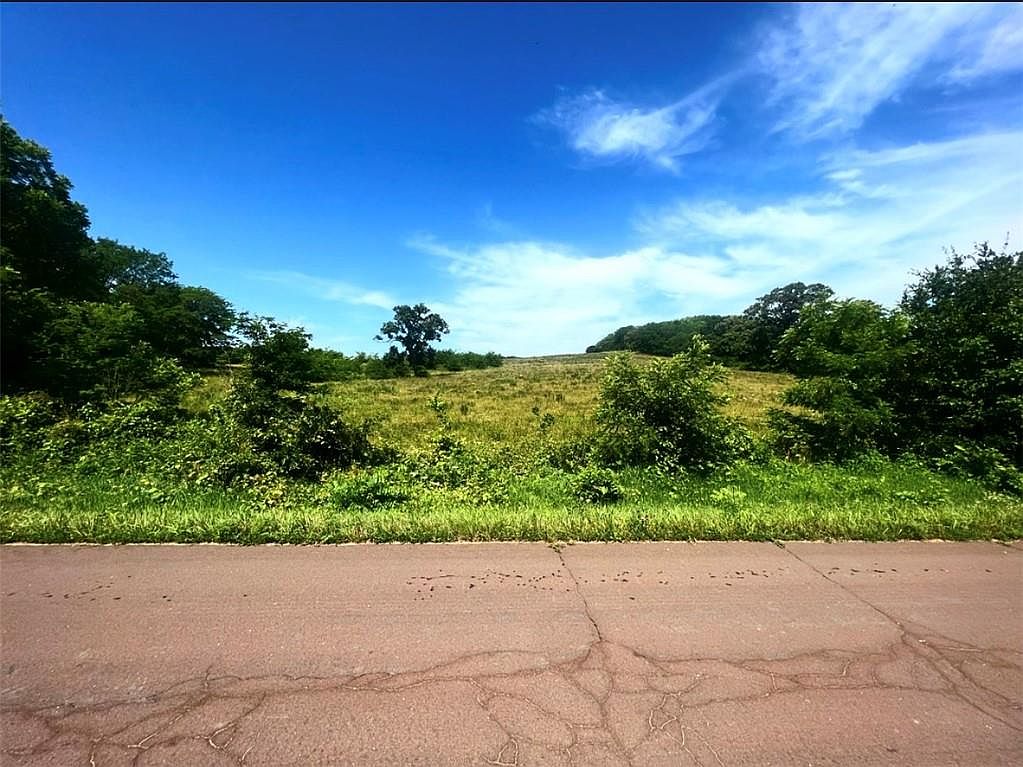 9994 Ssr Dd Hwy, Weston, MO 64098 | Zillow