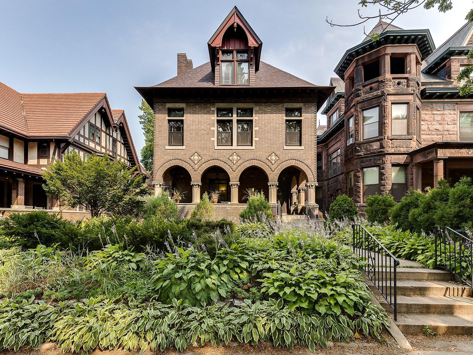 339 Summit Ave APT 2, Saint Paul, MN 55102 | Zillow