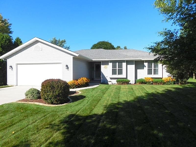 2528 Fox Ridge Ct, Sheboygan, WI 53081 | Zillow