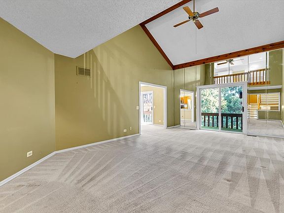 228 Red Top Dr #2C, Libertyville, IL 60048 | MLS #11932704 | Zillow