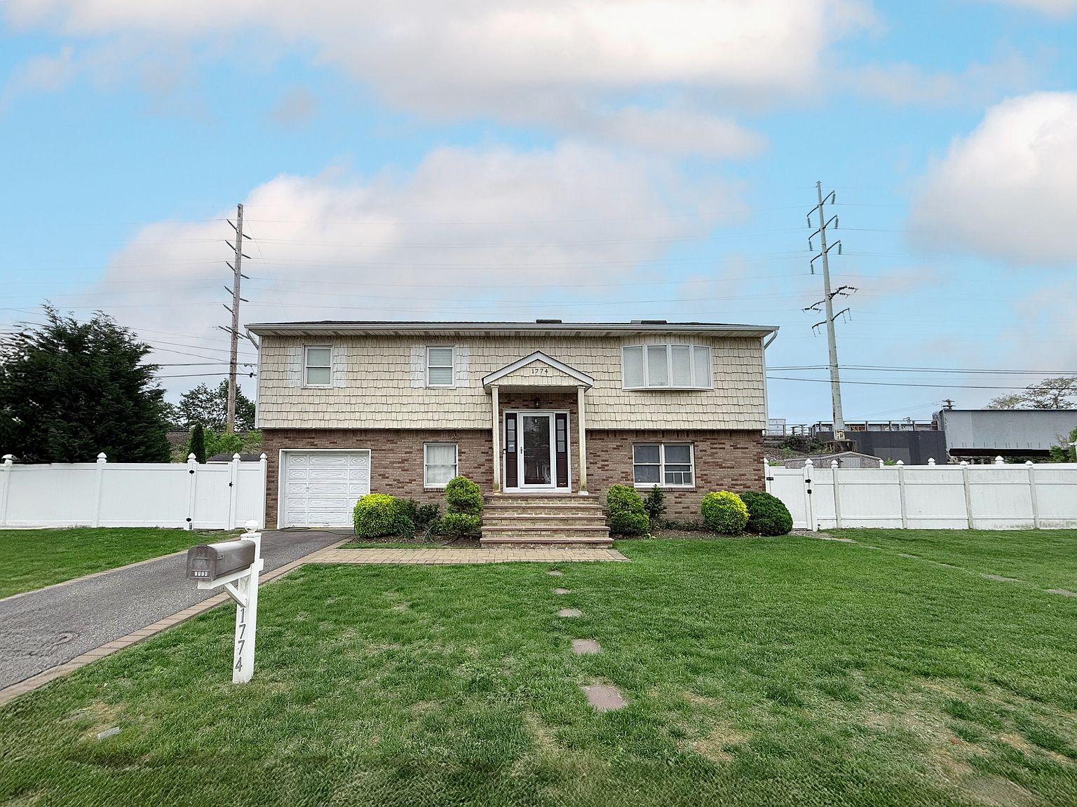 1774 Bedford Ave #2, Merrick, NY 11566 | Zillow