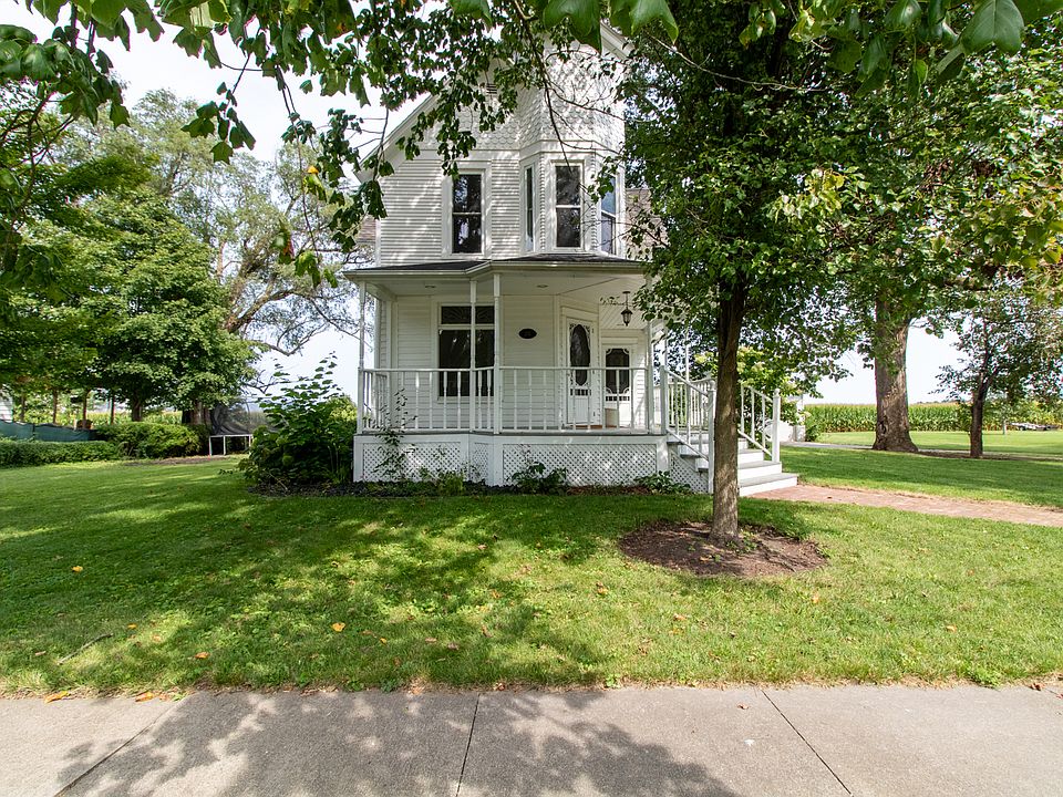 205 S Walnut St, Cooksville, IL 61730 | Zillow