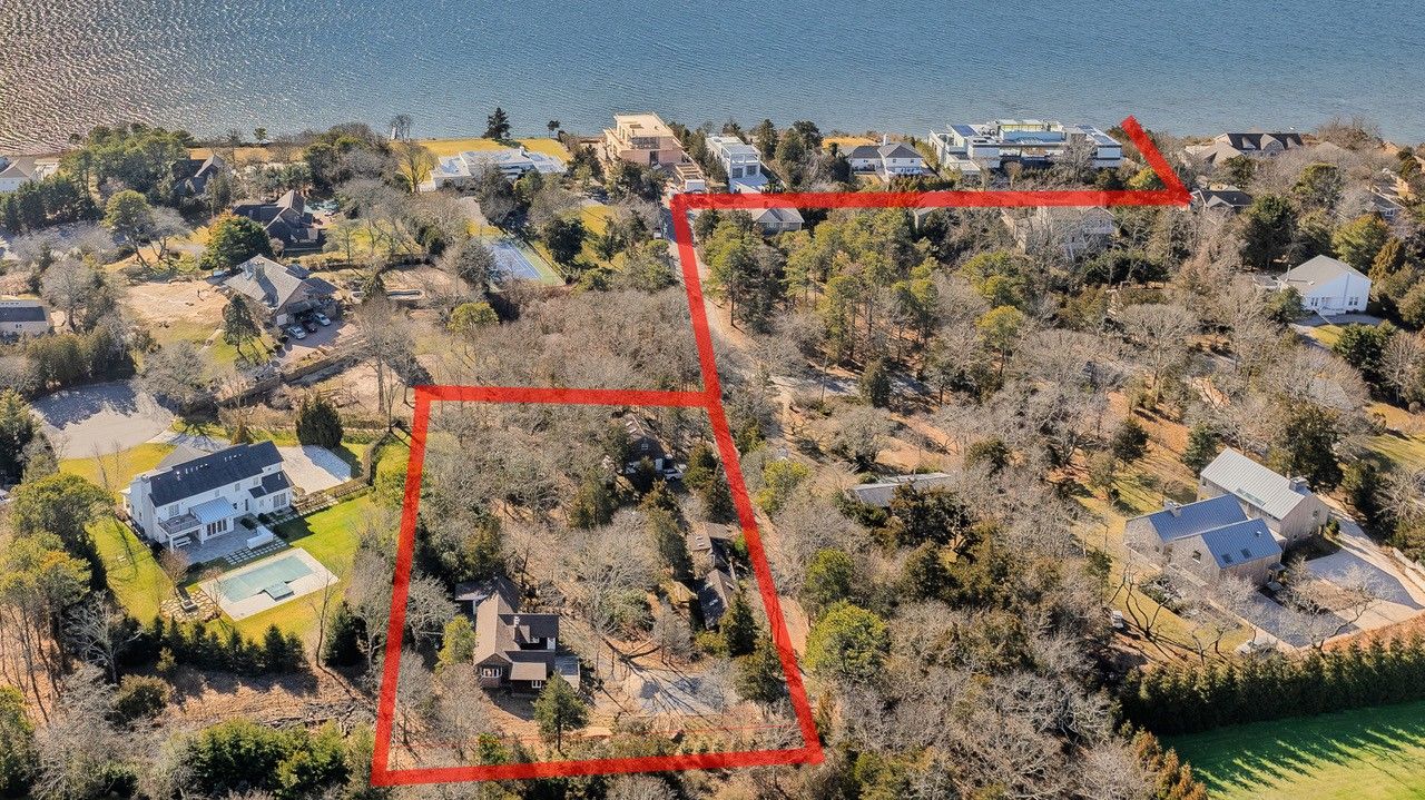 39 Cedar Dr, Southampton, NY 11968 | Out East