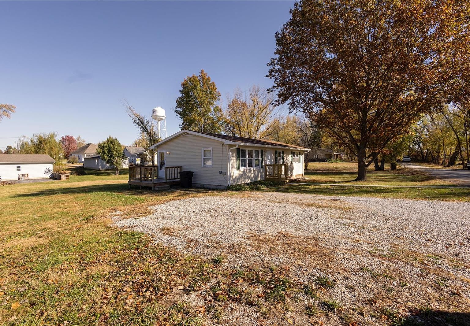 901 Ely St, Perry, MO 63462 | Zillow