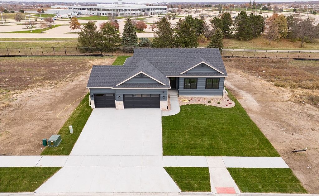 6800 Artesa Bell Dr, Cedar Rapids, IA 52404 | Zillow