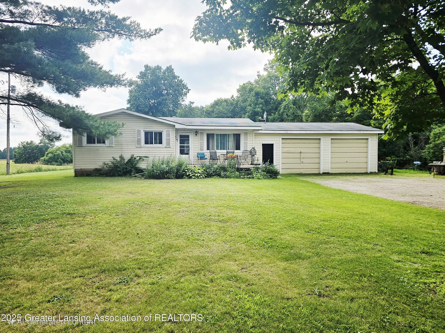 5531 N Chipman St, Owosso, MI 48867 | Zillow