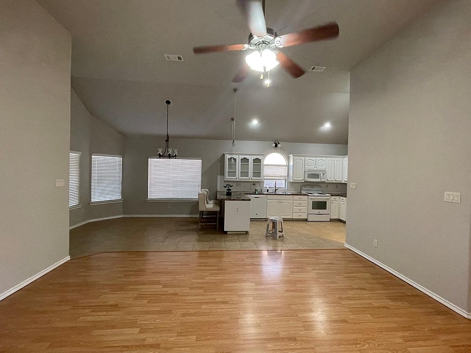 1065 Jodie Dr, Weatherford, TX 76087 | Zillow