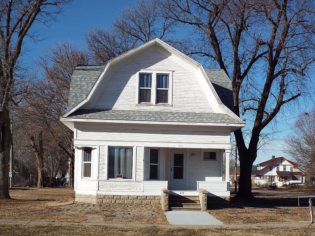 211 Putnam Ave, Holbrook, NE 68948 | Zillow