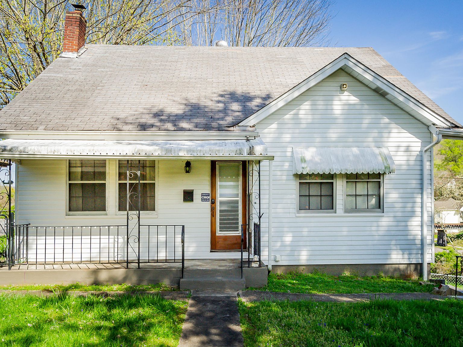 427 Devonia St, Harriman, TN 37748 | Zillow