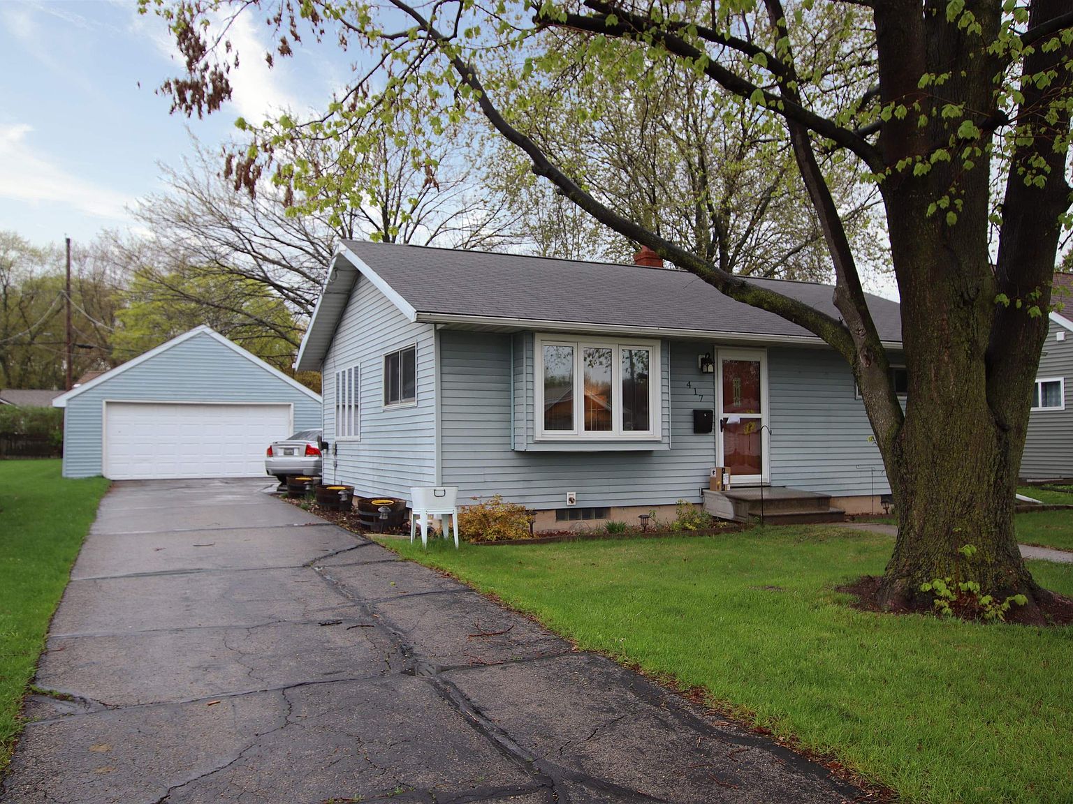 417 S Western Ave, Neenah, WI 54956 | Zillow