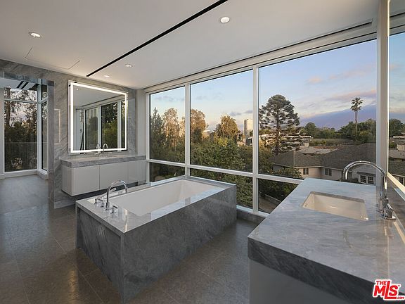 1200 Club View Dr #3S, Los Angeles, CA 90024 | MLS #23-273227 | Zillow