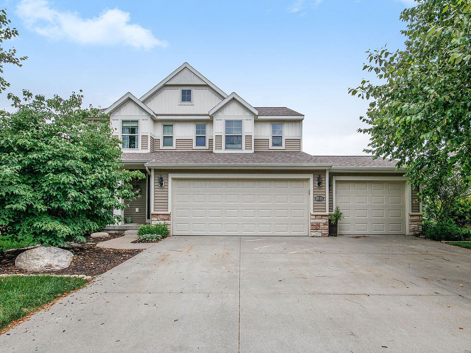 8535 Twin Lakes Dr, Jenison, MI 49428 | Zillow