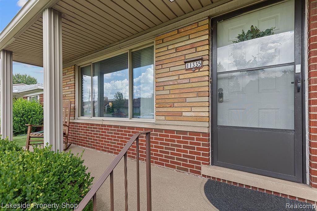11335 E Thirteen Mile Rd, Warren, MI 48093 | Zillow