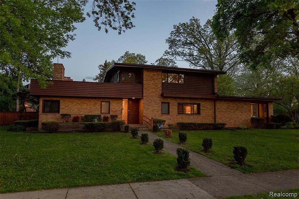 1641 Strathcona Dr, Detroit, MI 48203 | Zillow