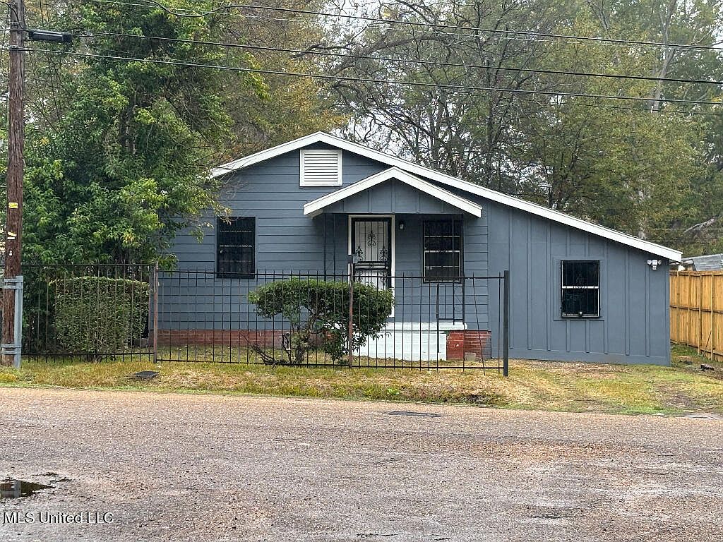 3162 Sears St, Jackson, MS 39213 | Zillow