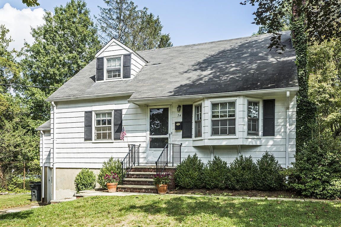 74 Sickles Pl, Shrewsbury, NJ 07702 | Zillow