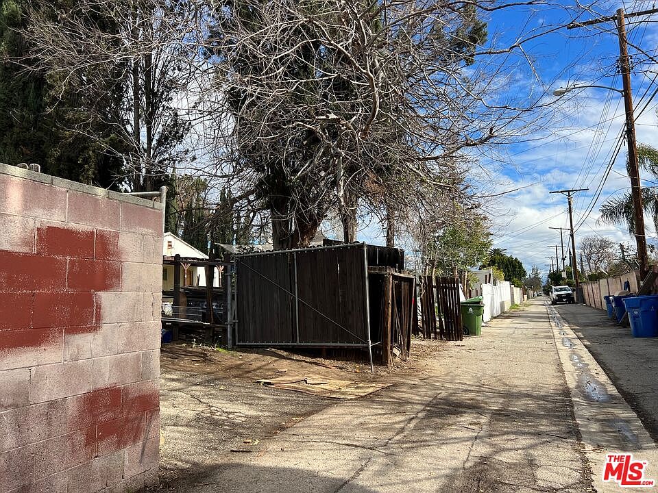 22632 Roscoe Blvd, Canoga Park, CA 91304 | MLS #23-268613 | Zillow
