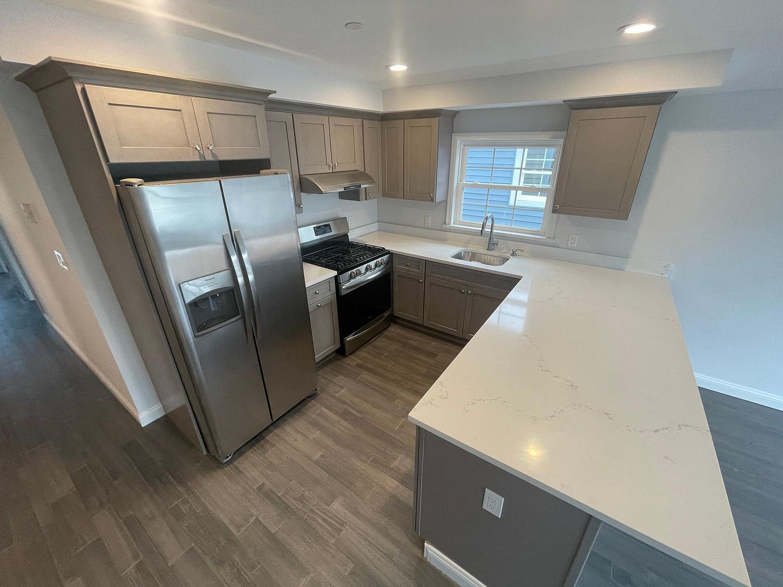 92 Eight Rockaway Fwy #2, Far Rockaway, NY 11693 | Zillow