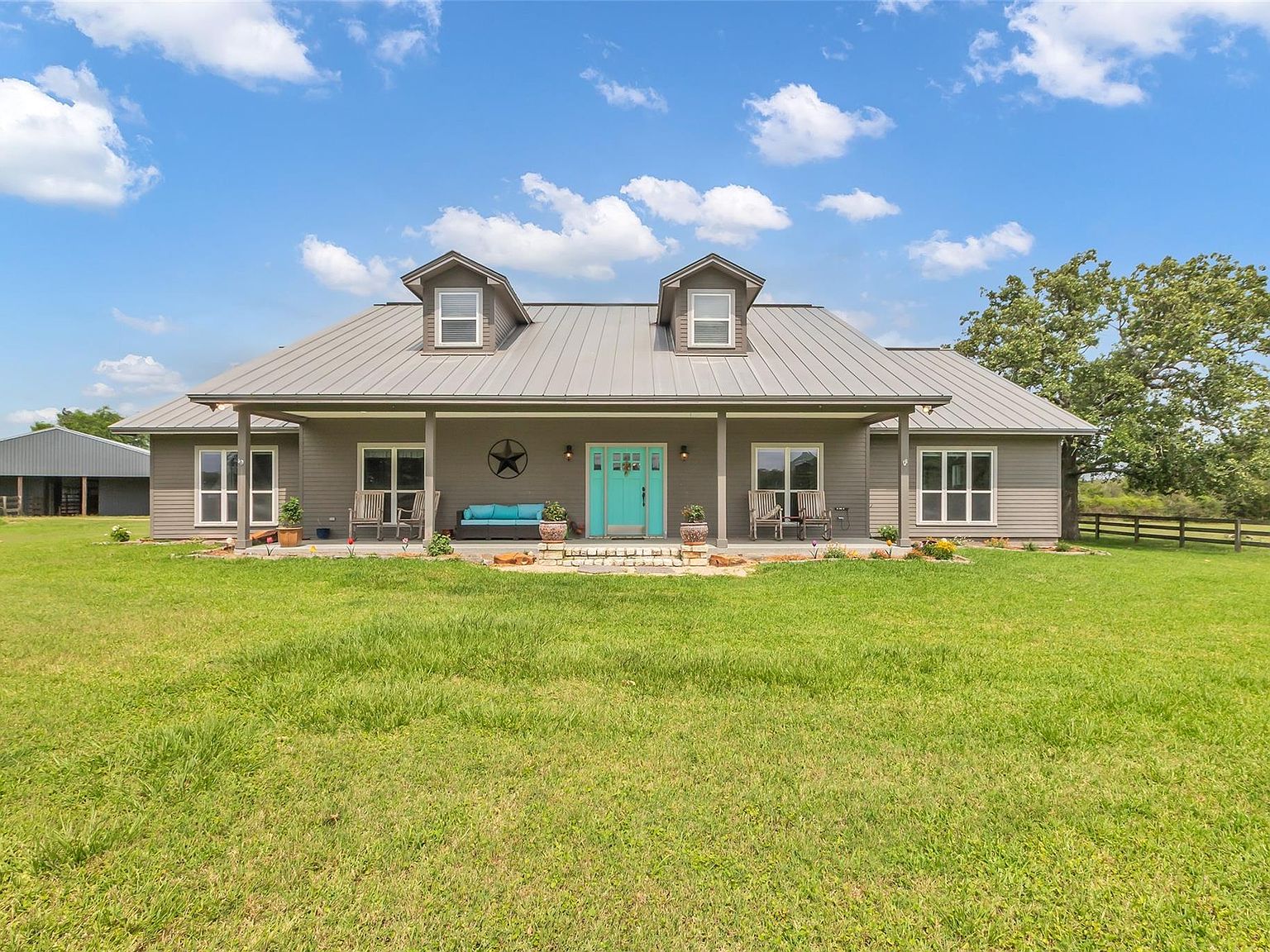 3738 E Parker Rd, Muldoon, TX 78949 | Zillow