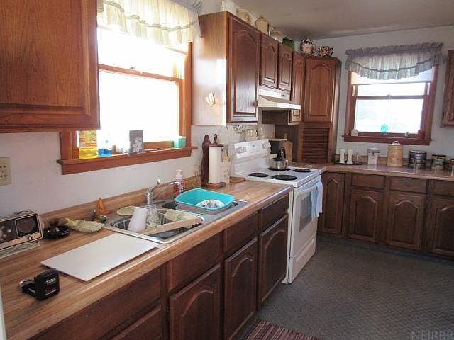 12591 Saint Paul St, Center Junction, IA 52212 | Zillow