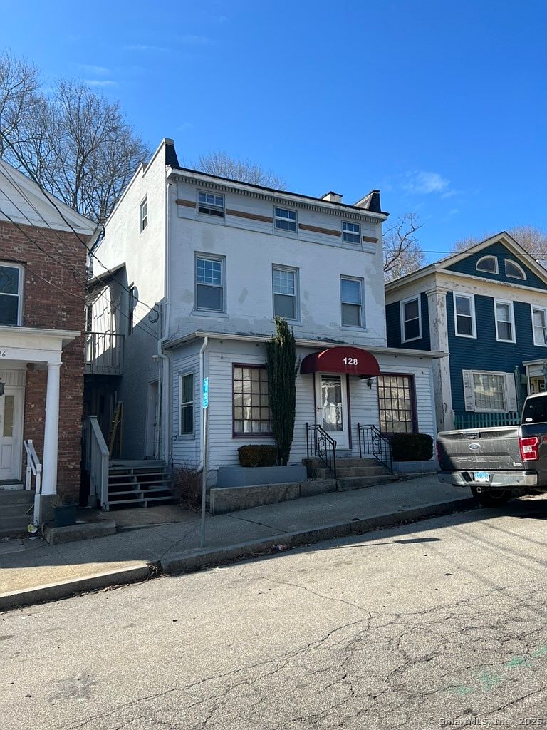 128 Broadway, Norwich, CT 06360 | Zillow