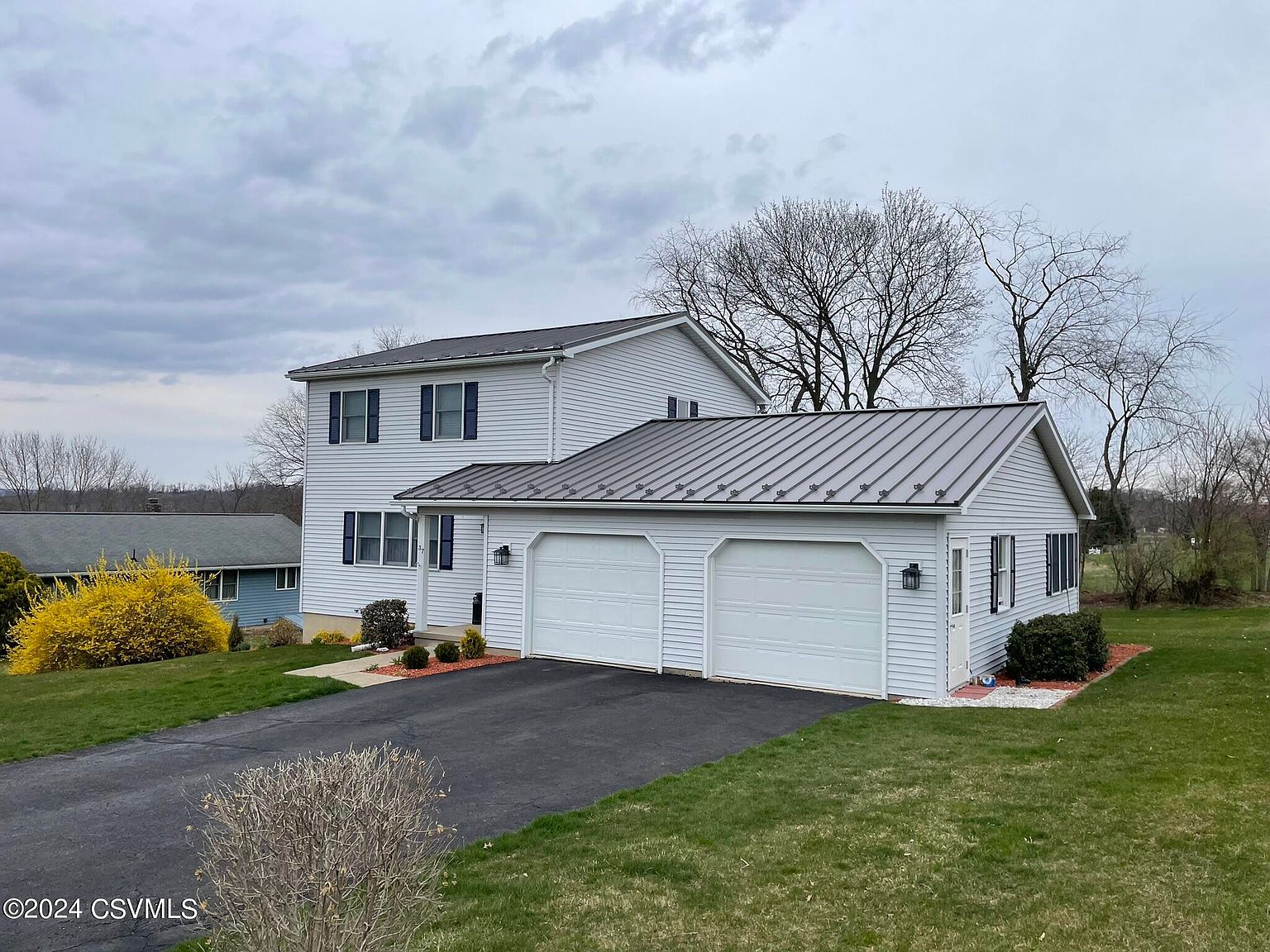 37 Cardinal Dr, Milton, PA 17847 | MLS #20-96711 | Zillow