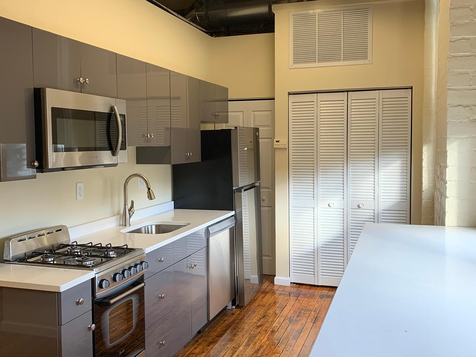 2074 Park St #211, Hartford, CT 06106 | Zillow
