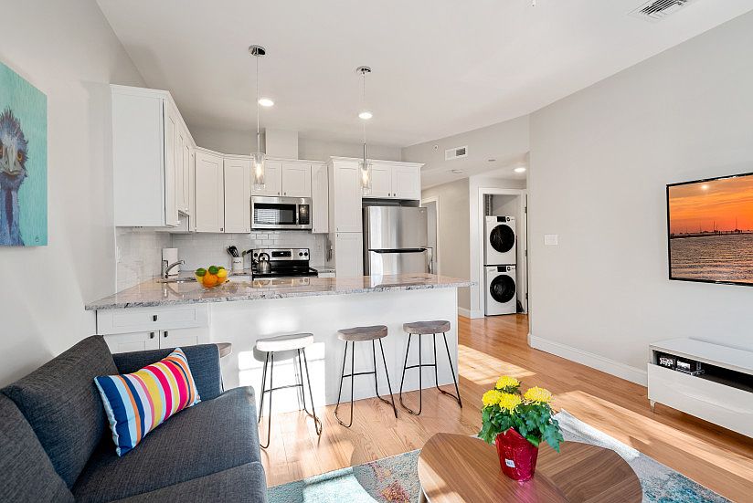1061 Saratoga St #2C, Boston, MA 02128 | Zillow