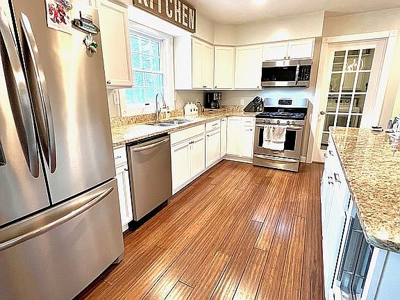 525 Vanderbilt Dr, Sherman, IL 62684 | Zillow