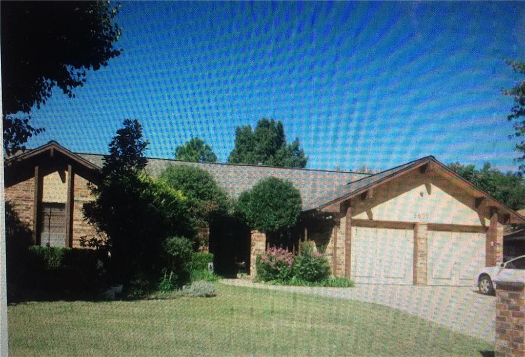 9801 Hummingbird Ln, Oklahoma City, OK 73162 | Zillow