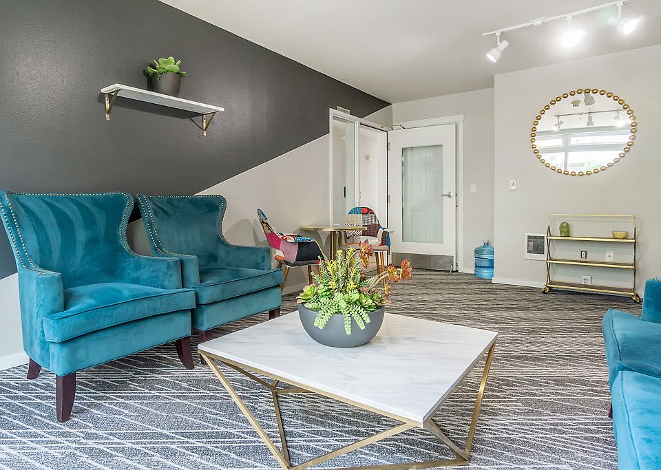 Courtyard Off Main - 136 102nd Ave SE Bellevue WA | Zillow