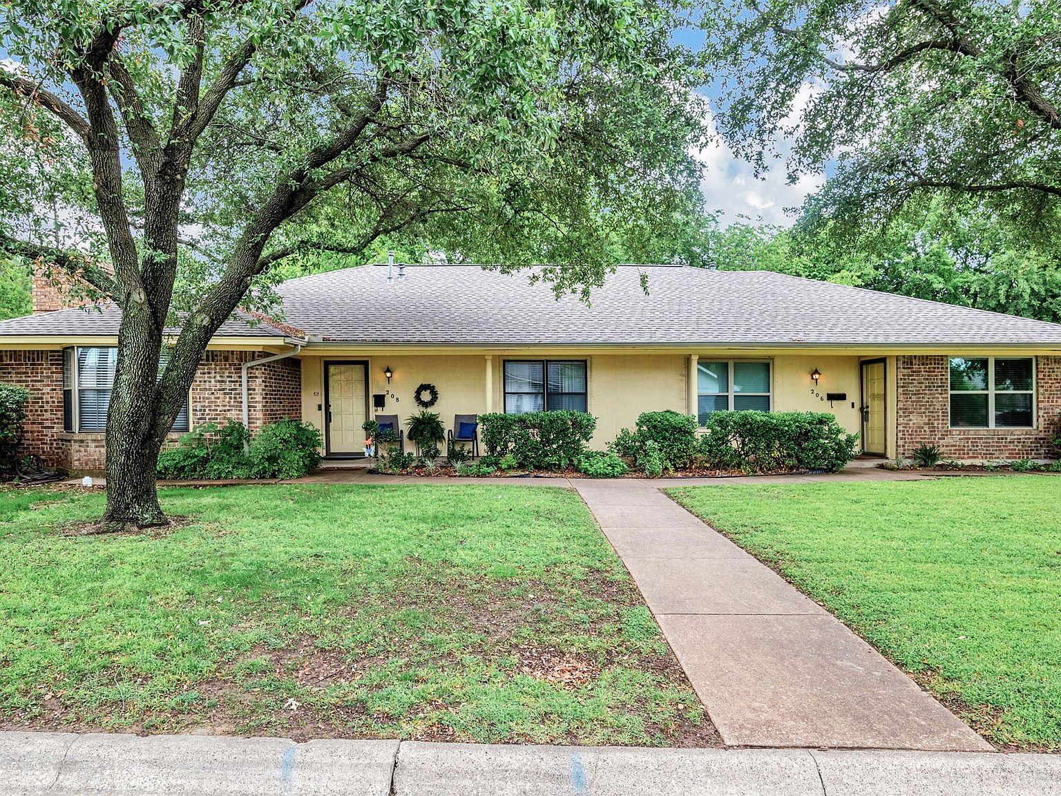 206 & 208 N Graves St, Mckinney, TX 75069 | Zillow