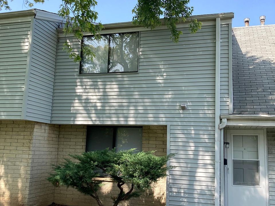 9946 W Fond Du Lac Ave, Milwaukee, WI 53224 | Zillow