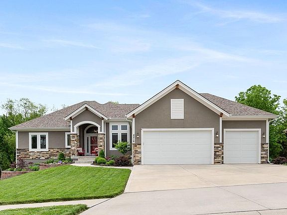 4816 SW Marguerite St, Blue Springs, MO 64015 | MLS #2485592 | Zillow