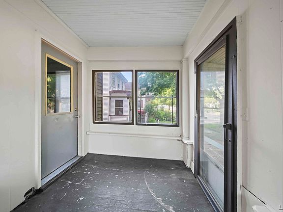 535 S Winter St, Adrian, MI 49221 | MLS #50149032 | Zillow