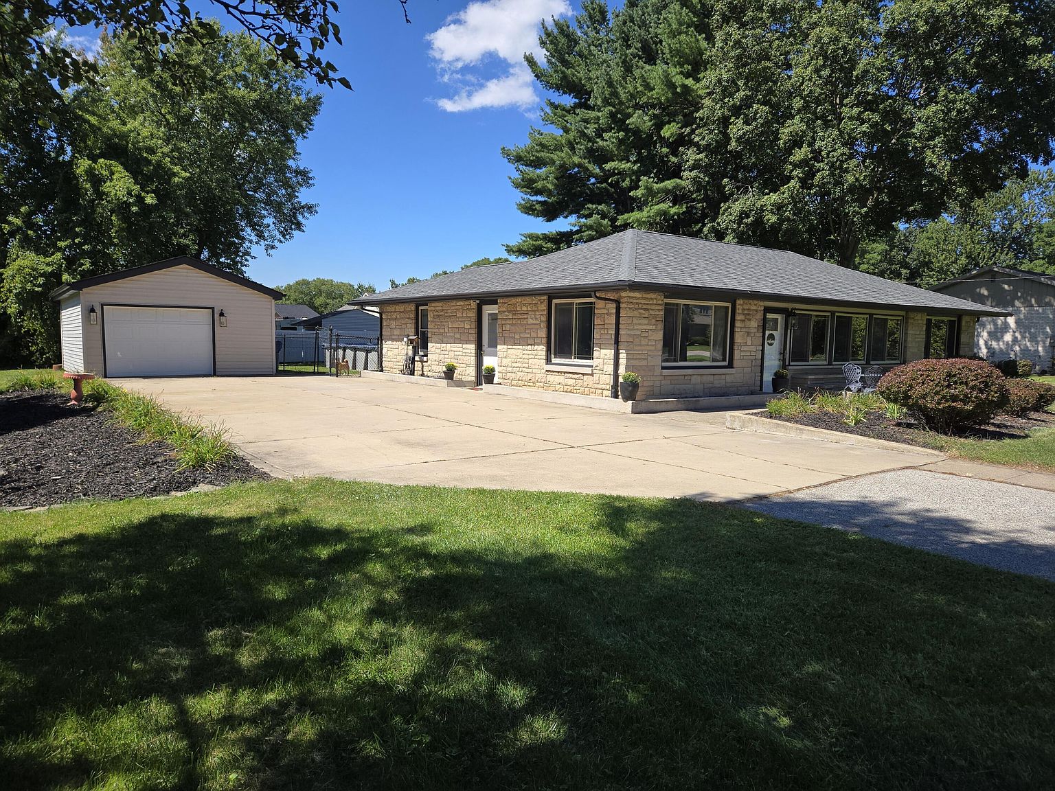 1730 S 11th St, Chesterton, IN 46304 | Zillow