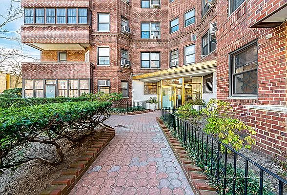 69-60 108th St #38, Forest Hills, NY 11375 | Zillow