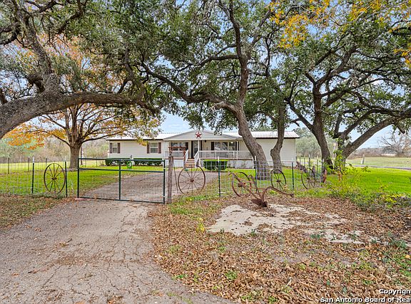 14297 US-87 N, Westhoff, TX 77994 | MLS #1740238 | Zillow