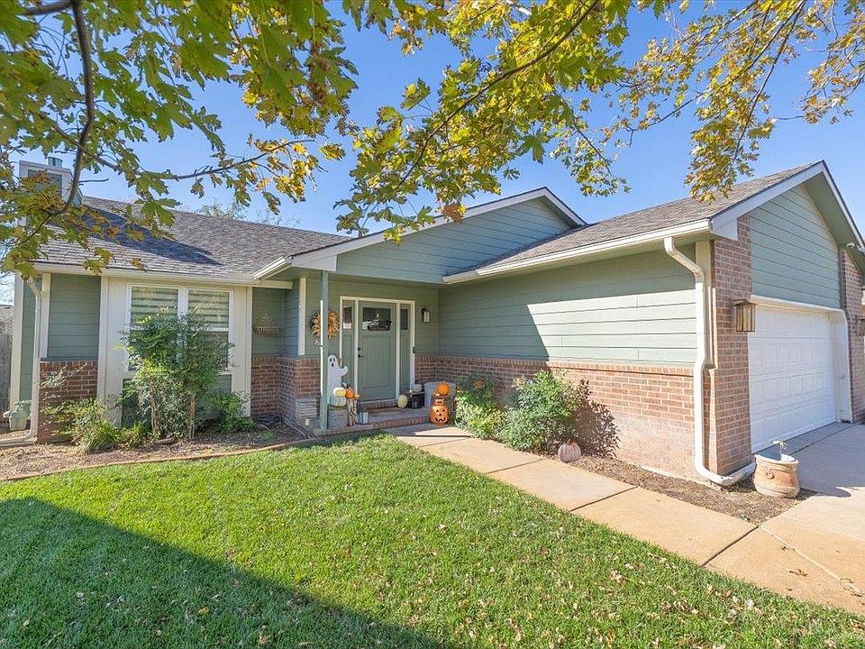 923 Clover Ln, Valley Center, KS 67147 | Zillow