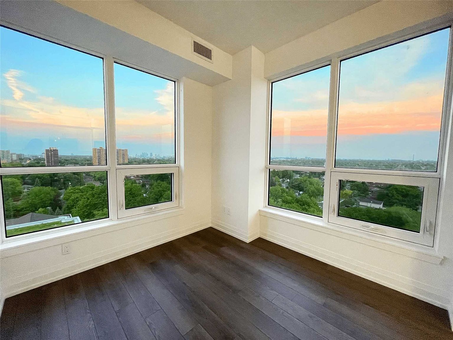 3121 Sheppard Ave E #1502, Toronto, ON M1T 0B6 | Zillow