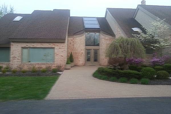 1233 Water Cliff Dr, Bloomfield Hills, MI 48302 | Zillow