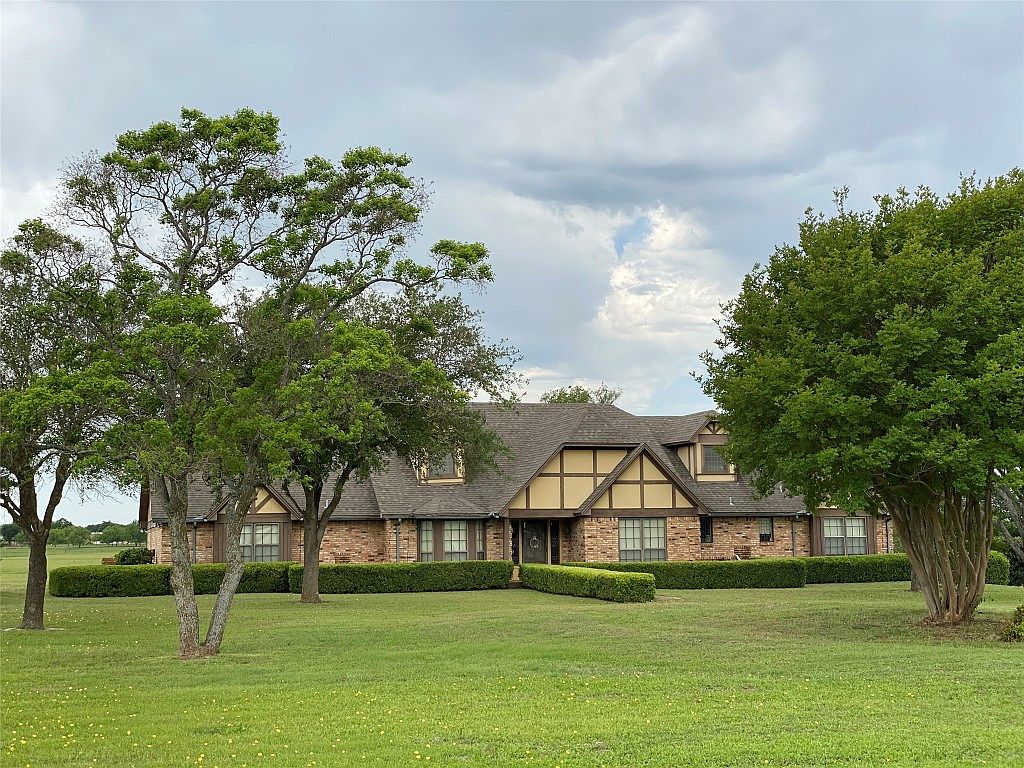 425 Compton Ln, Waxahachie, TX 75167 | MLS #20504737 | Zillow