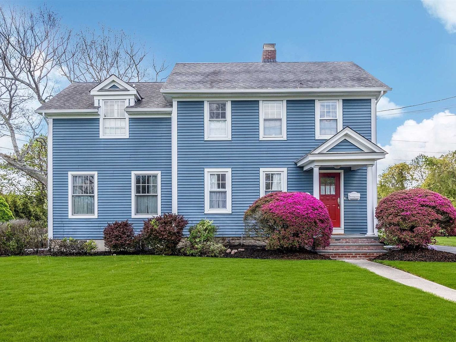 102 Park St, Blue Point, NY 11715 | Zillow