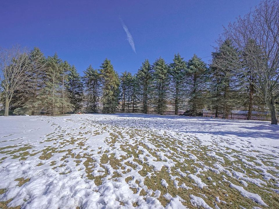 20465 Hunters Ct, Brookfield, WI 53045 | MLS #1828595 | Zillow