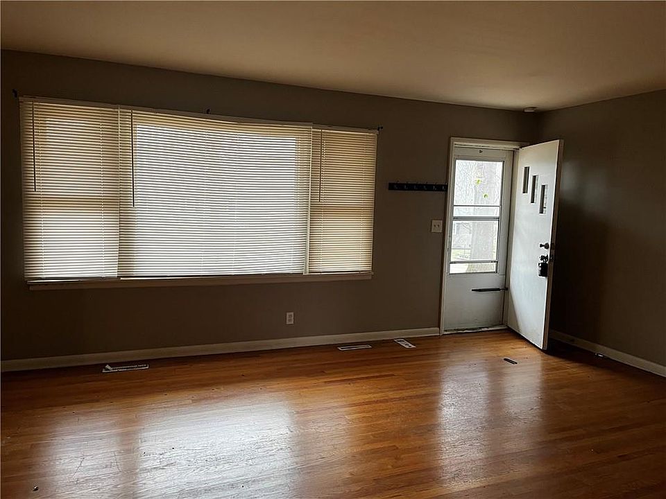 12409 E 53rd St, Kansas City, MO 64133 | Zillow