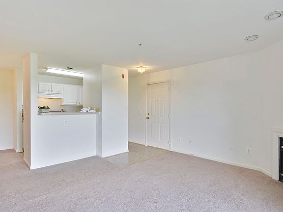 21065 Calhoun Corners Ter #402, Ashburn, VA 20147 | Zillow