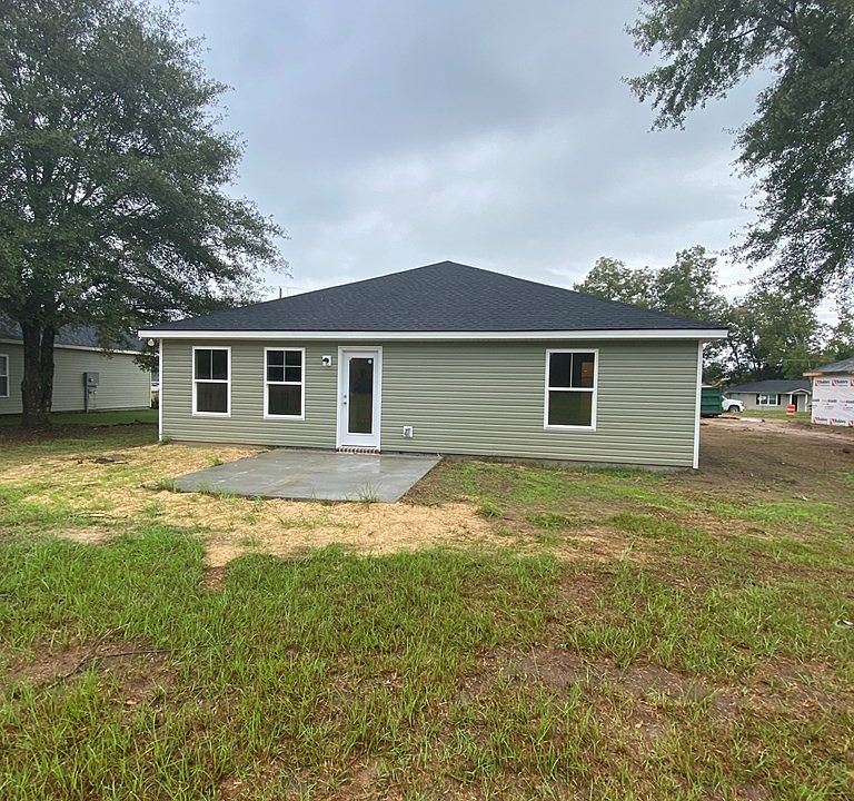 205 Bull St, Glennville, GA 30427 | Zillow