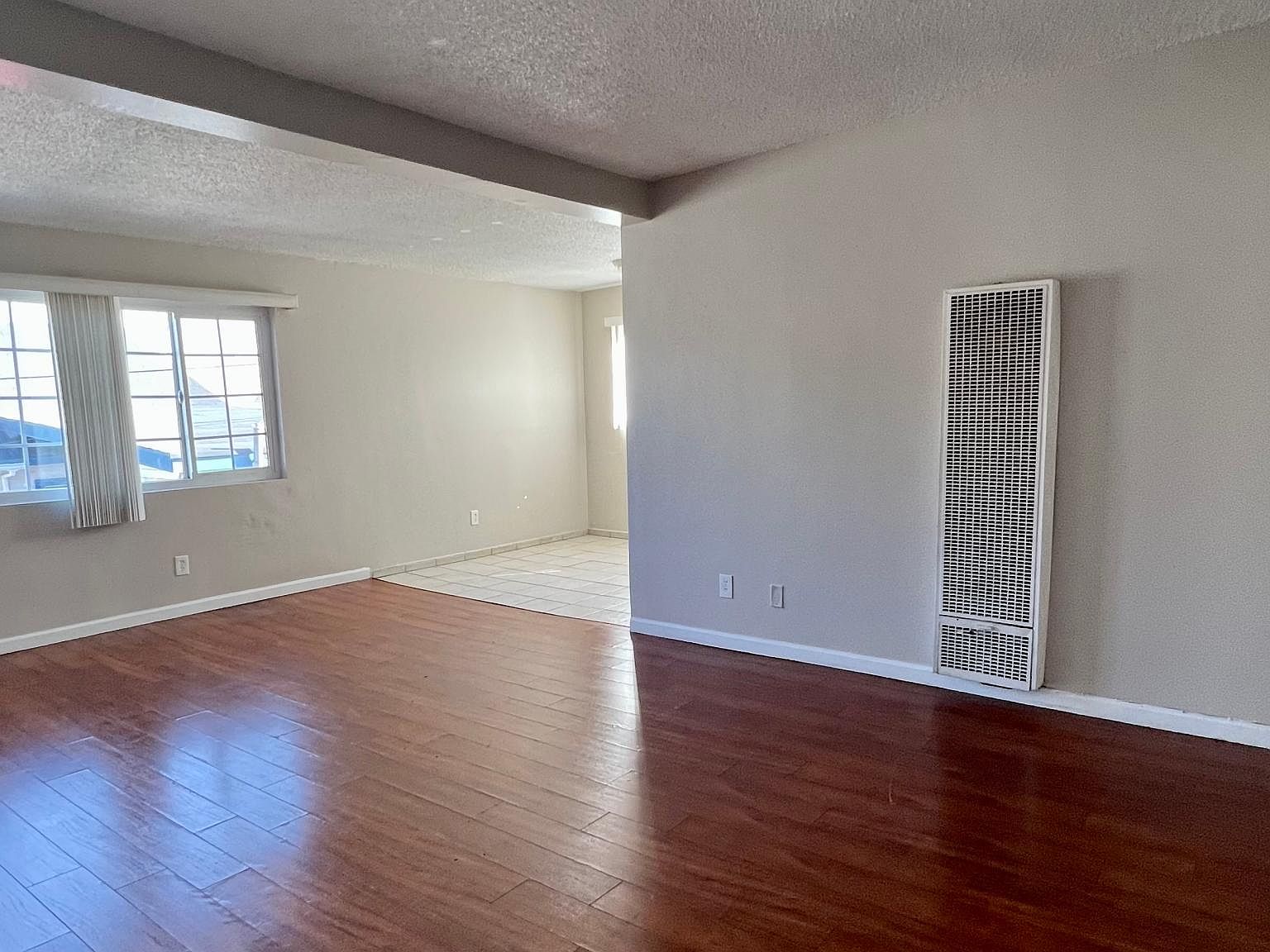1162 Rolland Curtis Pl #5, Los Angeles, CA 90037 | Zillow